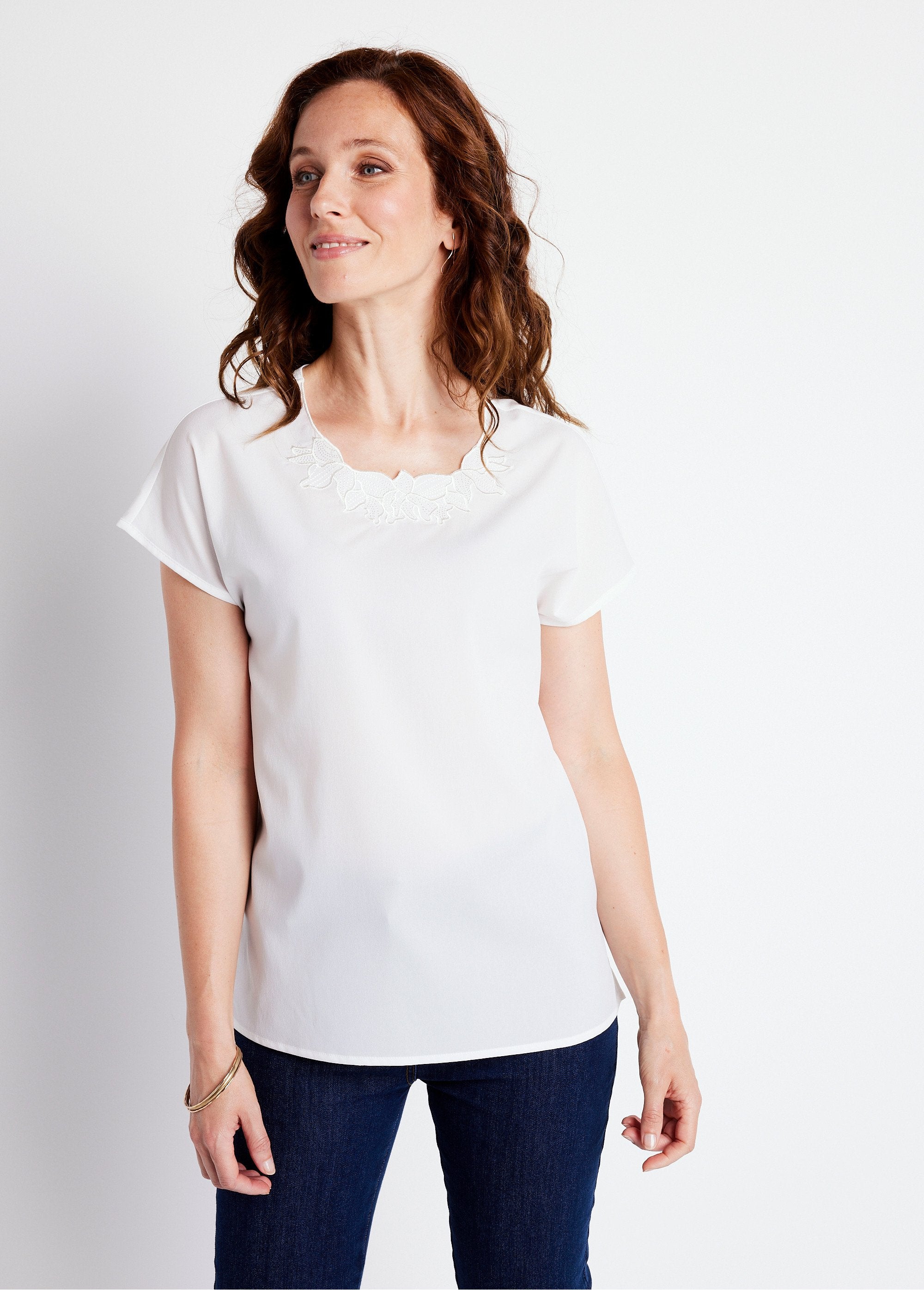 Long short-sleeved top with round neck embroidery Ecru | Afibel