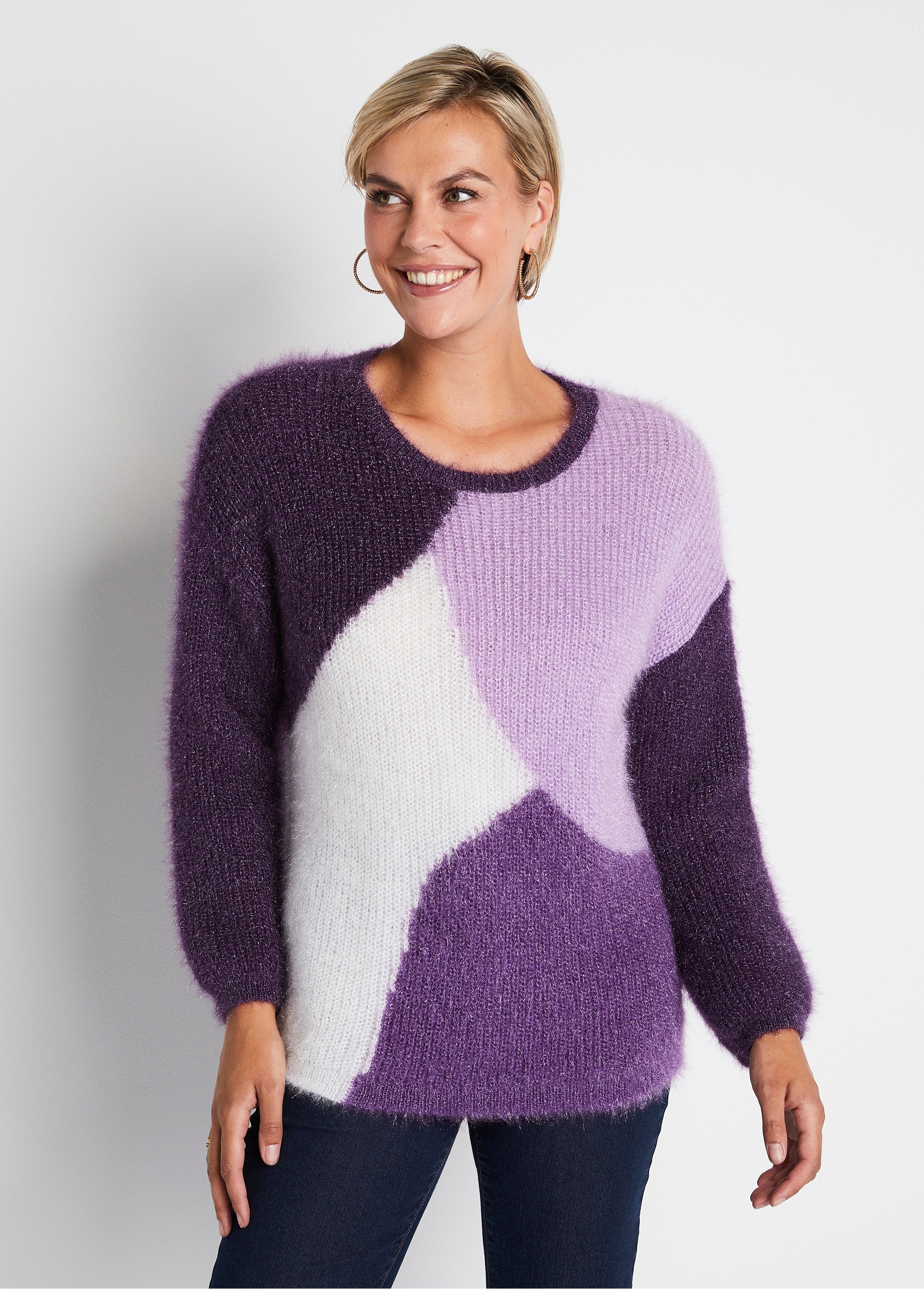 Soft colorblock hairy knit sweater Blackcurrant and ecru | Afibel